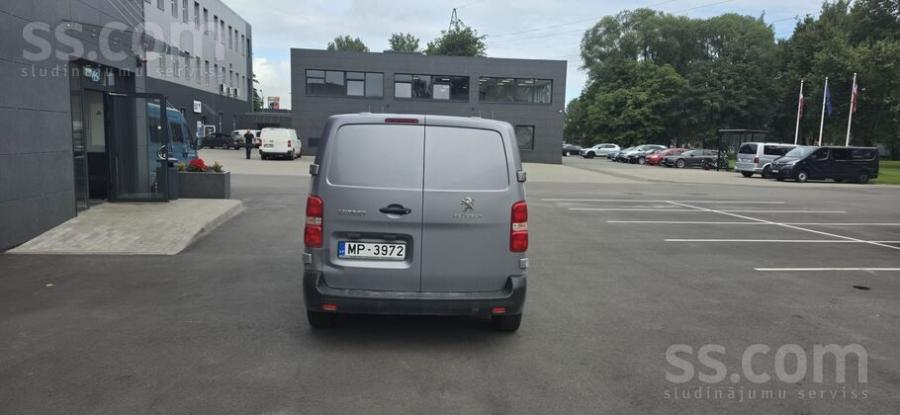 Grey Peugeot Expert 2020 in Riga, with an engine capacity of 1.50 L and mileage of 324 thousand km for 10800 €, photo 6 on AUTOMOTO.COM.LV