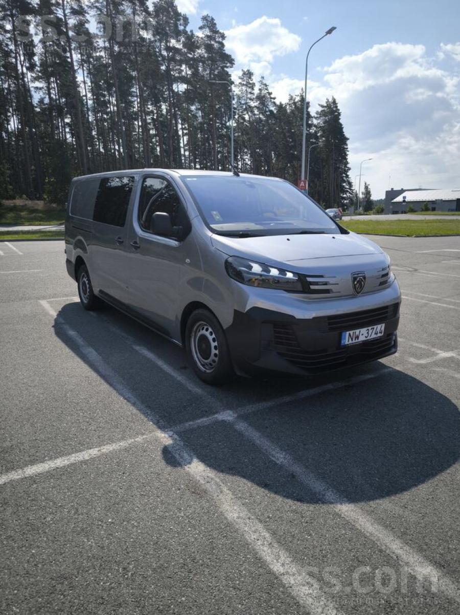 Grey Peugeot Expert 2024 in Riga, with an engine capacity of 2.00 L and mileage of 38 thousand km for 31900 €, photo 3 on AUTOMOTO.COM.LV