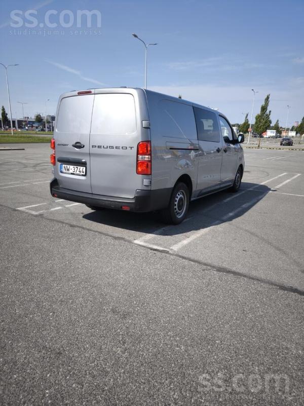 Grey Peugeot Expert 2024 in Riga, with an engine capacity of 2.00 L and mileage of 38 thousand km for 31900 €, photo 3 on AUTOMOTO.COM.LV