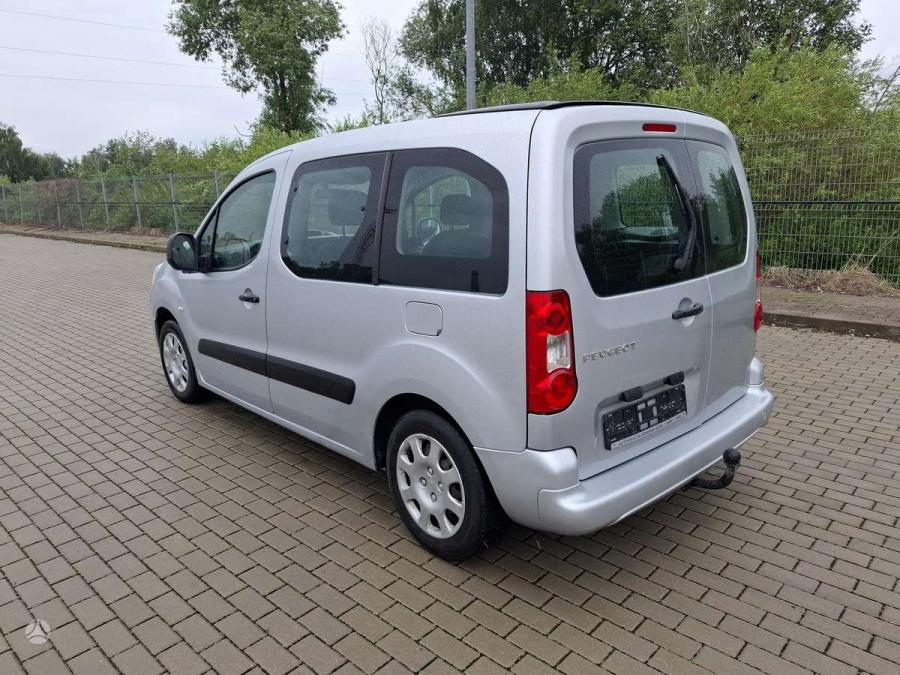 Pelēks Peugeot Expert 2008 Marijampole, ar dzinēja tilpumu 1.60 L un nobraukumu 141 tūkst. km par 2700 €, foto 6 vietnē AUTOMOTO.COM.LV