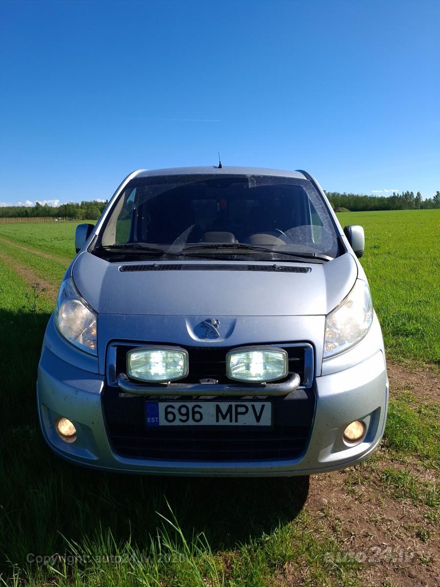 Grey Peugeot Expert 2013 in Tallinn, with an engine capacity of 2.00 L and mileage of 290 thousand km for 7900 €, photo 1 on AUTOMOTO.COM.LV