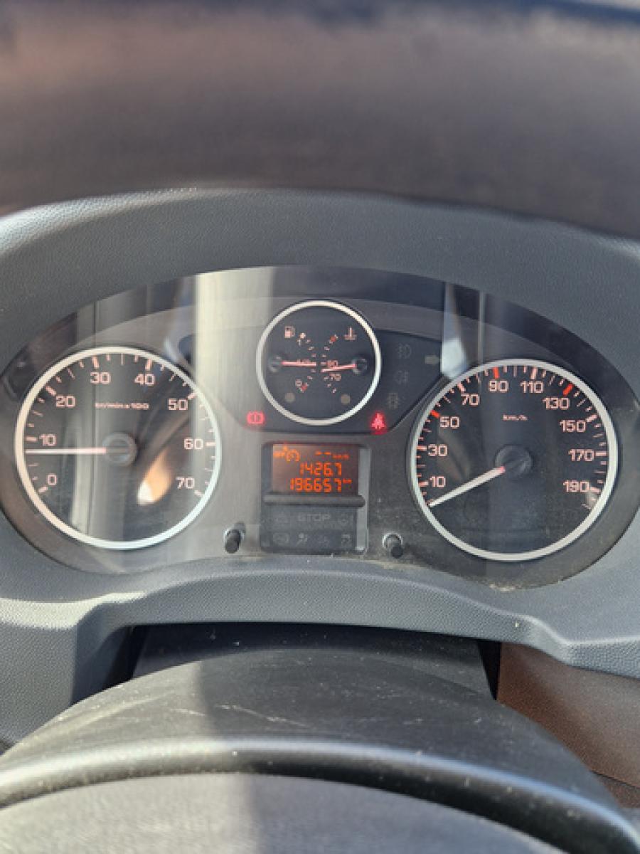 Peugeot Expert 2013 in Tallinn, with an engine capacity of 2.00 L and mileage of 197 thousand km for 6999 €, photo 9 on AUTOMOTO.COM.LV