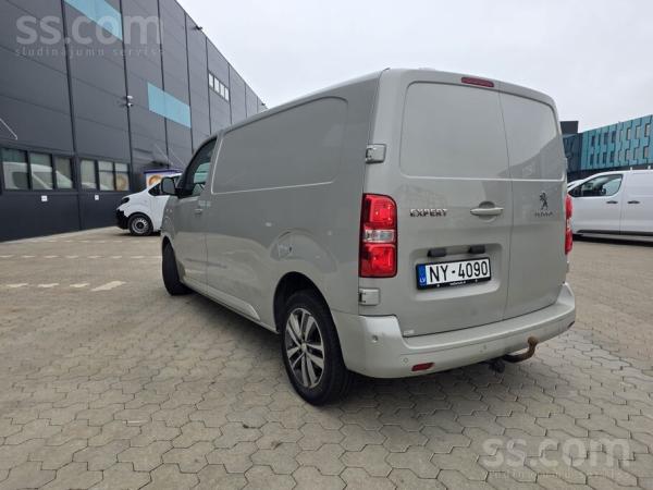 Peugeot Expert 2019 in Riga, with an engine capacity of 2.00 L and mileage of 180 thousand km for 11099 €, photo 4 on AUTOMOTO.COM.LV