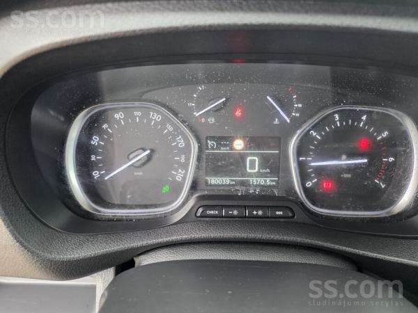 Peugeot Expert 2019 in Riga, with an engine capacity of 2.00 L and mileage of 180 thousand km for 11099 €, photo 6 on AUTOMOTO.COM.LV