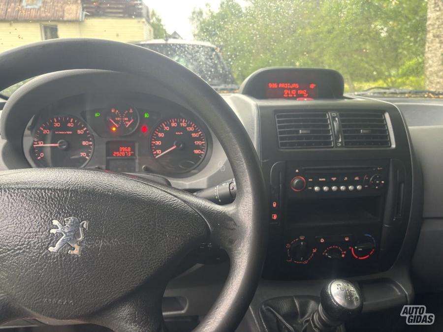 Peugeot Expert 2007 in Telschi, with an engine capacity of 2.00 L and mileage of 300 thousand km for 1050 €, photo 10 on AUTOMOTO.COM.LV