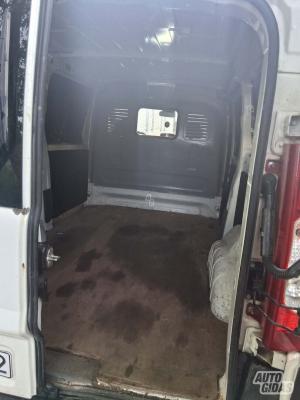 Balts Peugeot Expert 2012 Telšiai, ar dzinēja tilpumu 2.00 L un nobraukumu 350 tūkst. km par 2200 €, foto 10 vietnē AUTOMOTO.COM.LV