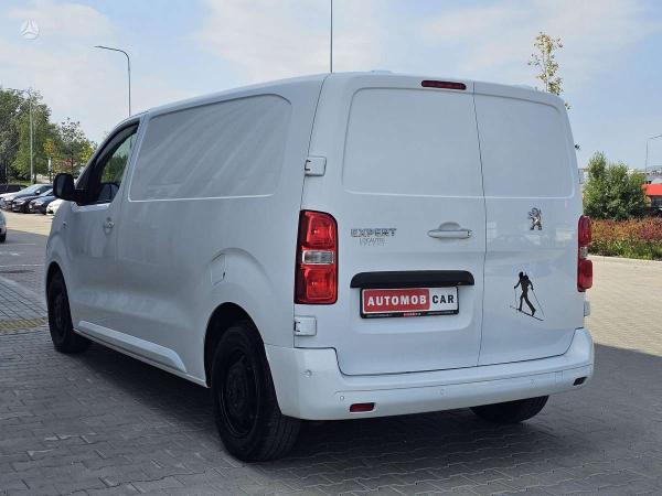 White Peugeot Expert 2016 in Vilnius, with an engine capacity of 0.00 L and mileage of 162 thousand km for 8350 €, photo 9 on AUTOMOTO.COM.LV