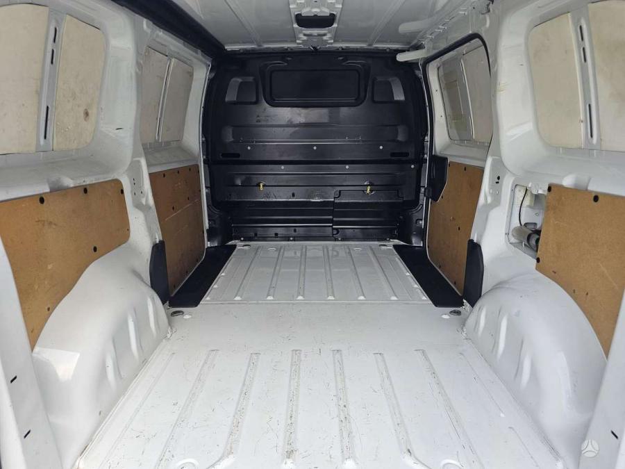 White Peugeot Expert 2016 in Vilnius, with an engine capacity of 0.00 L and mileage of 162 thousand km for 8350 €, photo 24 on AUTOMOTO.COM.LV