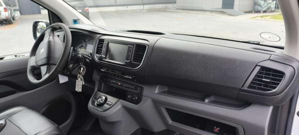 White Peugeot Expert 2018 in Ukmerge, with an engine capacity of 2.00 L and mileage of 174 thousand km for 10850 €, photo 8 on AUTOMOTO.COM.LV