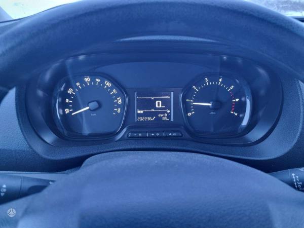 Balts Peugeot Expert 2019 Tauragė, ar dzinēja tilpumu 1.56 L un nobraukumu 202 tūkst. km par 8300 €, foto 11 vietnē AUTOMOTO.COM.LV