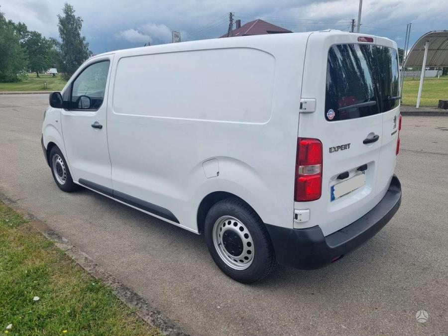 White Peugeot Expert 2019 in Taurage, with an engine capacity of 1.56 L and mileage of 202 thousand km for 7300 €, photo 4 on AUTOMOTO.COM.LV