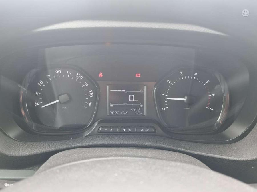 White Peugeot Expert 2019 in Taurage, with an engine capacity of 1.56 L and mileage of 202 thousand km for 7300 €, photo 11 on AUTOMOTO.COM.LV