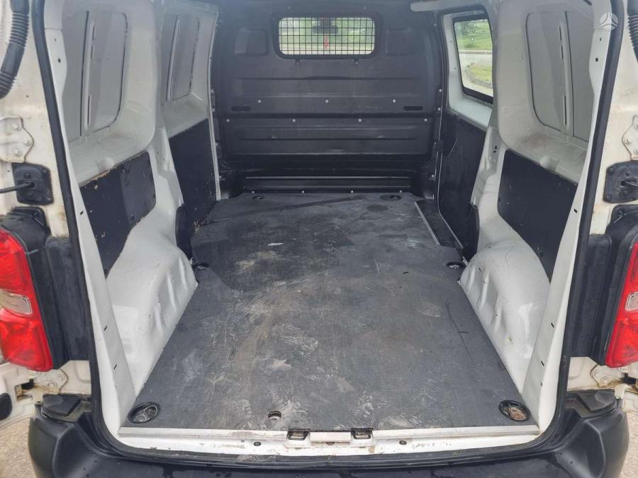 White Peugeot Expert 2019 in Taurage, with an engine capacity of 1.56 L and mileage of 202 thousand km for 7300 €, photo 13 on AUTOMOTO.COM.LV