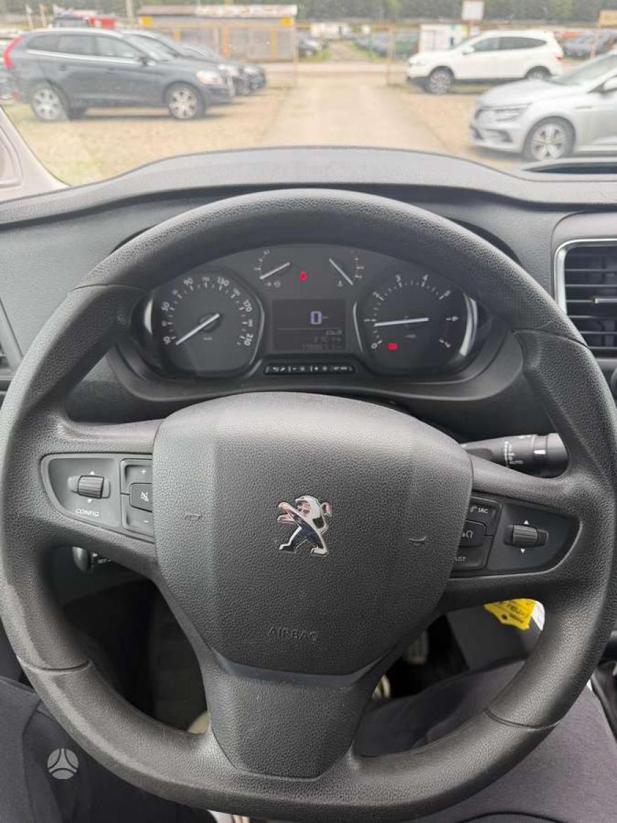 Balts Peugeot Expert 2019 Viļņa, ar dzinēja tilpumu 2.00 L un nobraukumu 179 tūkst. km par 9075 €, foto 10 vietnē AUTOMOTO.COM.LV