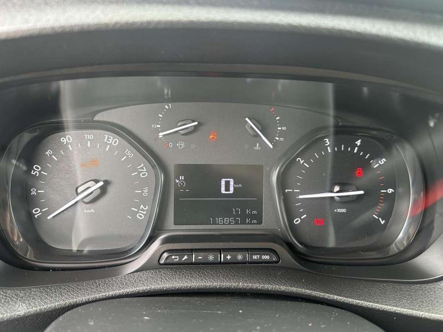 White Peugeot Expert 2020 in Telschi, with an engine capacity of 2.00 L and mileage of 117 thousand km for 6900 €, photo 17 on AUTOMOTO.COM.LV
