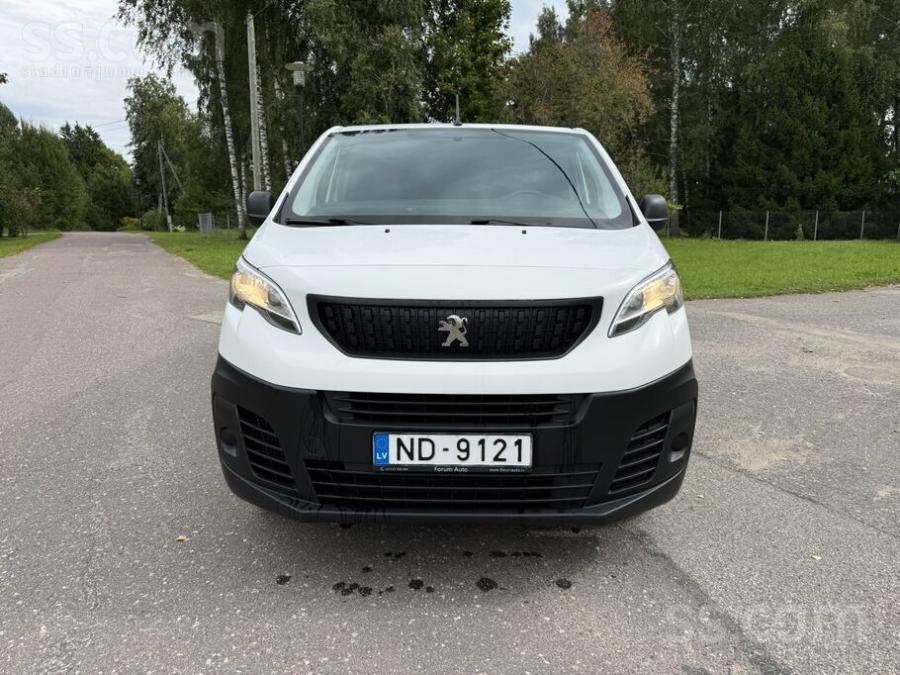White Peugeot Expert 2022 in Riga, with an engine capacity of 1.50 L and mileage of 170 thousand km for 10900 €, photo 3 on AUTOMOTO.COM.LV
