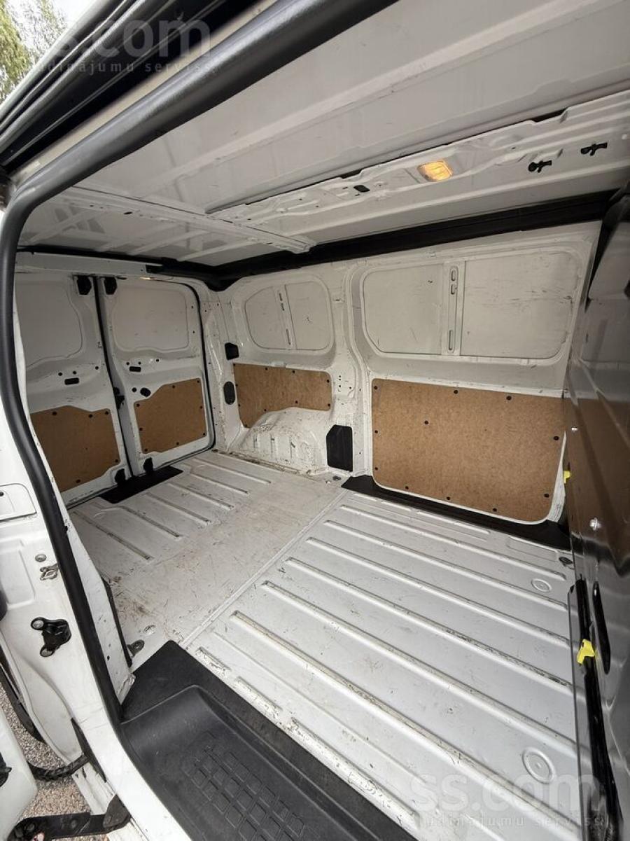 White Peugeot Expert 2022 in Riga, with an engine capacity of 1.50 L and mileage of 170 thousand km for 10900 €, photo 17 on AUTOMOTO.COM.LV