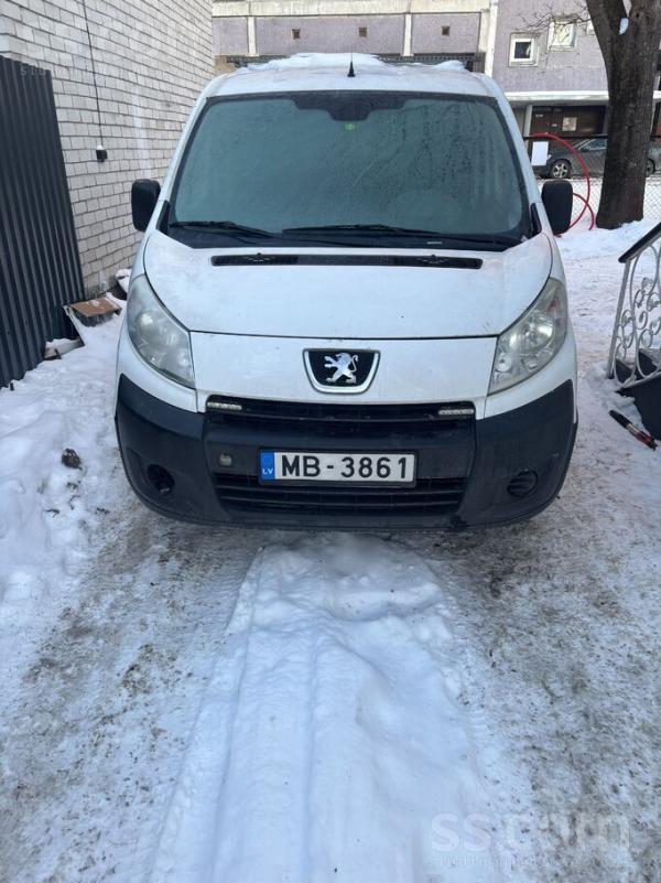 White Peugeot Expert 2009 in Riga, with an engine capacity of 2.00 L and mileage of 313 thousand km for 1950 €, photo 1 on AUTOMOTO.COM.LV