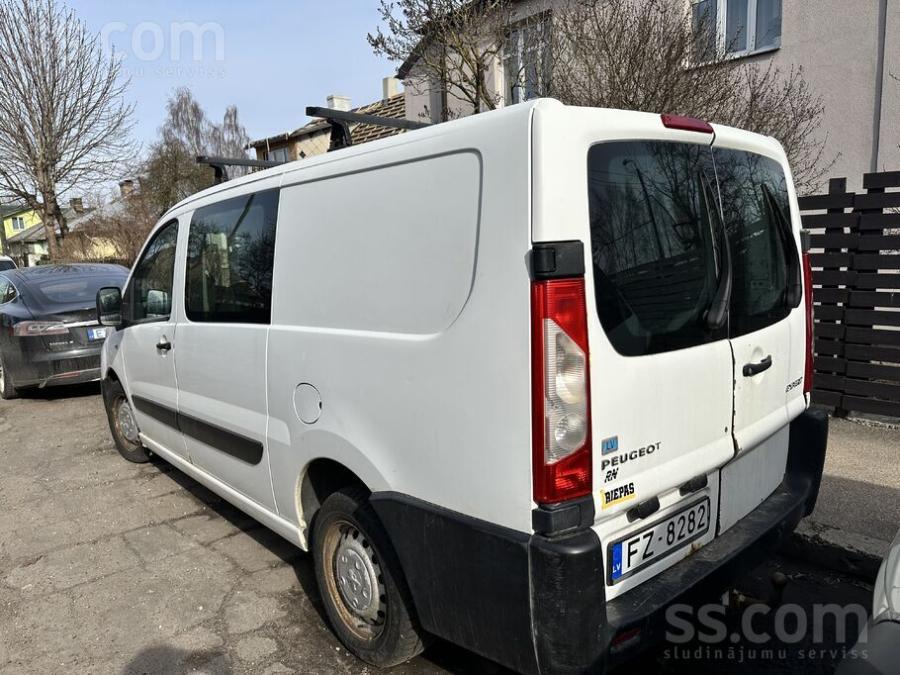 White Peugeot Expert 2014 in Riga, with an engine capacity of 2.00 L and mileage of 290 thousand km for 3000 €, photo 9 on AUTOMOTO.COM.LV