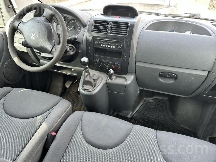 Balts Peugeot Expert 2014 Rīga, ar dzinēja tilpumu 2.00 L un nobraukumu 290 tūkst. km par 3000 €, foto 15 vietnē AUTOMOTO.COM.LV