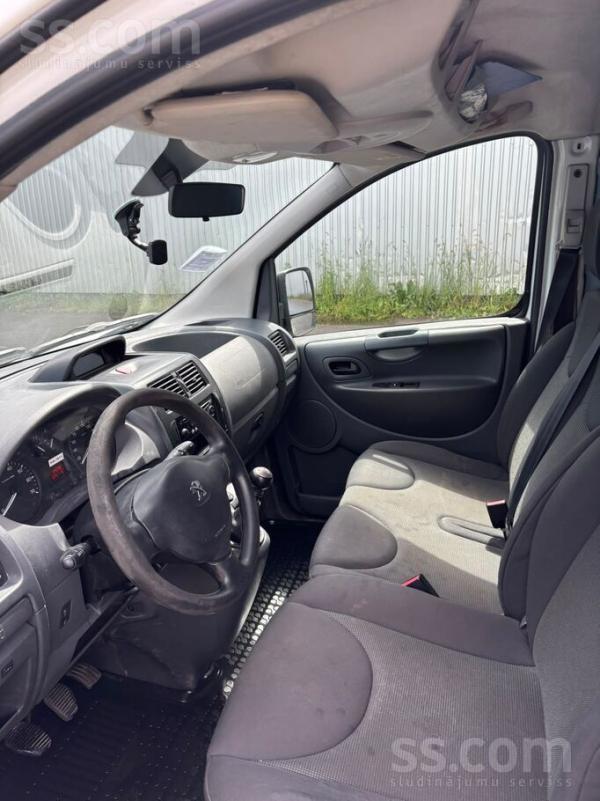 Balts Peugeot Expert 2015 Rīga, ar dzinēja tilpumu 2.00 L un nobraukumu 236 tūkst. km par 3500 €, foto 6 vietnē AUTOMOTO.COM.LV