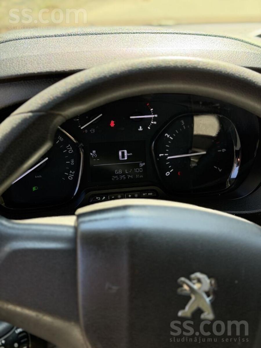 Balts Peugeot Expert 2017 Rīga, ar dzinēja tilpumu 1.60 L un nobraukumu 254 tūkst. km par 6790 €, foto 8 vietnē AUTOMOTO.COM.LV