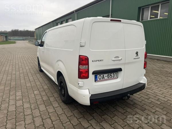 White Peugeot Expert 2018 in Jelgava, with an engine capacity of 2.00 L and mileage of 181 thousand km for 13500 €, photo 5 on AUTOMOTO.COM.LV