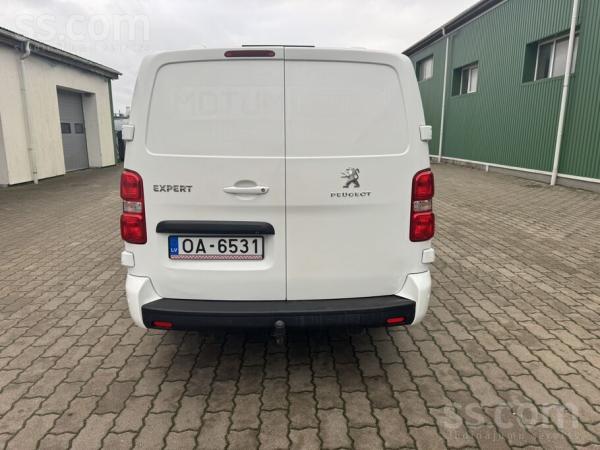 White Peugeot Expert 2018 in Jelgava, with an engine capacity of 2.00 L and mileage of 181 thousand km for 13500 €, photo 6 on AUTOMOTO.COM.LV