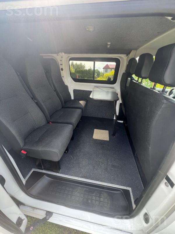 White Peugeot Expert 2018 in Limbazi, with an engine capacity of 2.00 L and mileage of 185 thousand km for 11300 €, photo 3 on AUTOMOTO.COM.LV