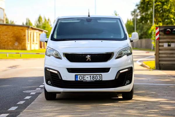 White Peugeot Expert 2018 in Jelgava, with an engine capacity of 1.60 L and mileage of 239 thousand km for 9990 €, photo 2 on AUTOMOTO.COM.LV