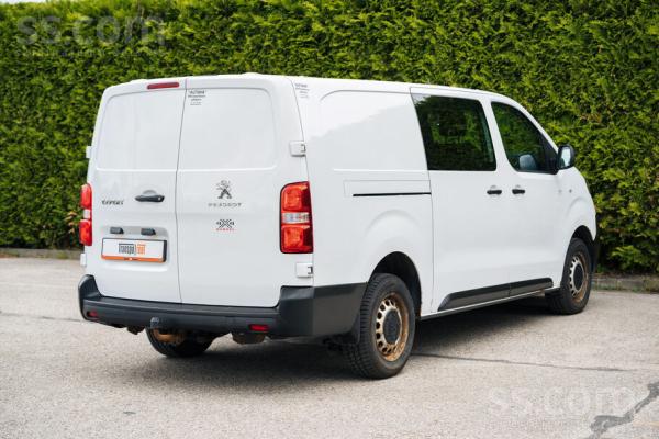 White Peugeot Expert 2019 in Riga, with an engine capacity of 2.00 L and mileage of 143 thousand km for 12500 €, photo 7 on AUTOMOTO.COM.LV
