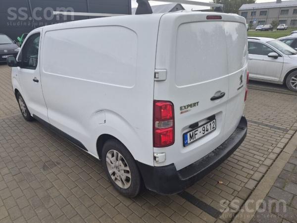 White Peugeot Expert 2019 in Riga, with an engine capacity of 1.50 L and mileage of 166 thousand km for 8500 €, photo 6 on AUTOMOTO.COM.LV