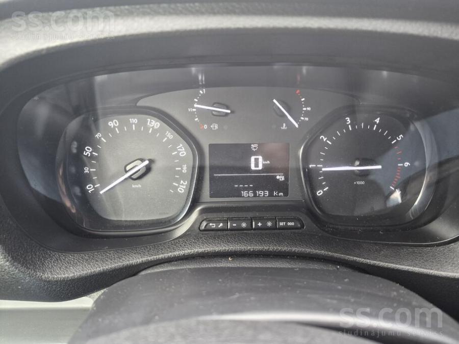 Balts Peugeot Expert 2019 Rīga, ar dzinēja tilpumu 1.50 L un nobraukumu 166 tūkst. km par 7500 €, foto 7 vietnē AUTOMOTO.COM.LV