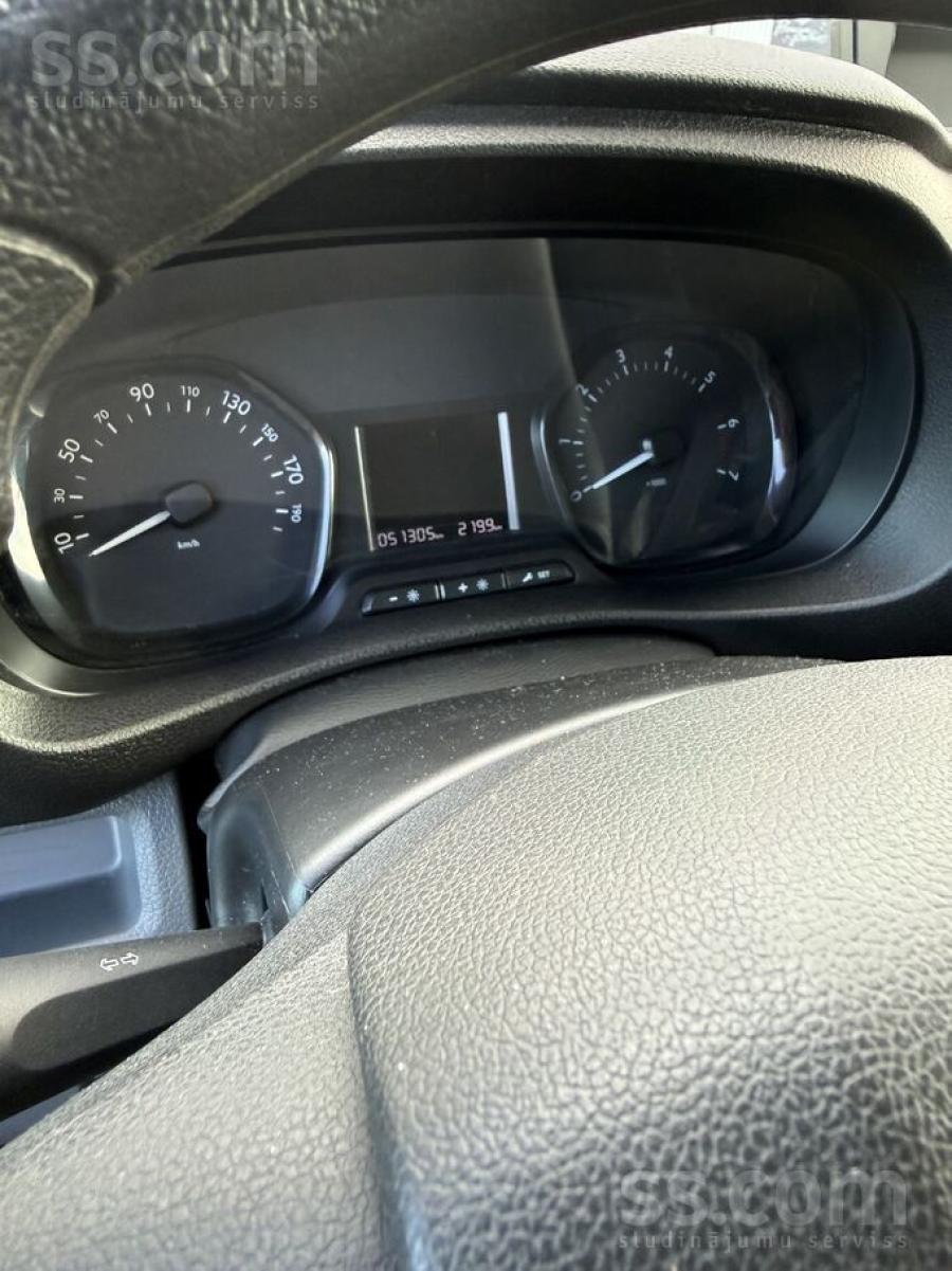 White Peugeot Expert 2022 in Aizkraukle, with an engine capacity of 2.00 L and mileage of 51 thousand km for 15650 €, photo 8 on AUTOMOTO.COM.LV