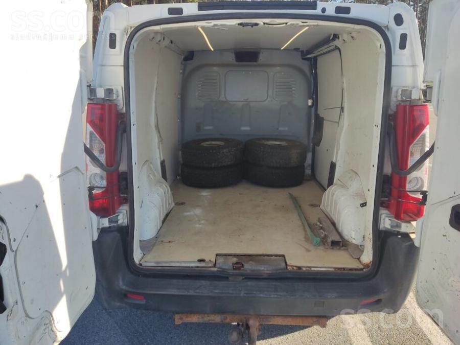 Balts Peugeot Expert 2007 Rīga, ar dzinēja tilpumu 1.60 L un nobraukumu 229 tūkst. km par 2000 €, foto 7 vietnē AUTOMOTO.COM.LV
