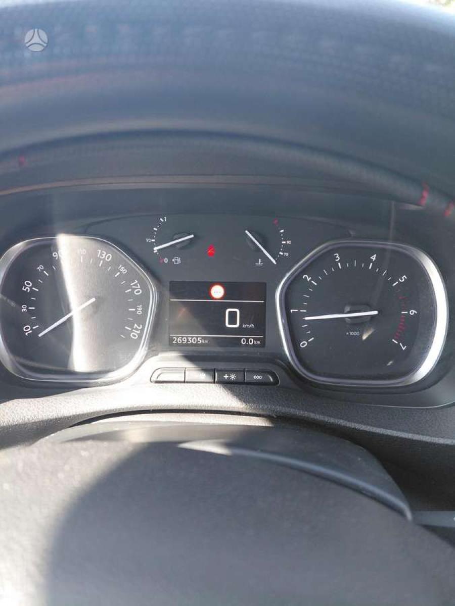 Balts Peugeot Expert 2017 Klaipėda, ar dzinēja tilpumu 2.00 L un nobraukumu 269 tūkst. km par 9300 €, foto 7 vietnē AUTOMOTO.COM.LV