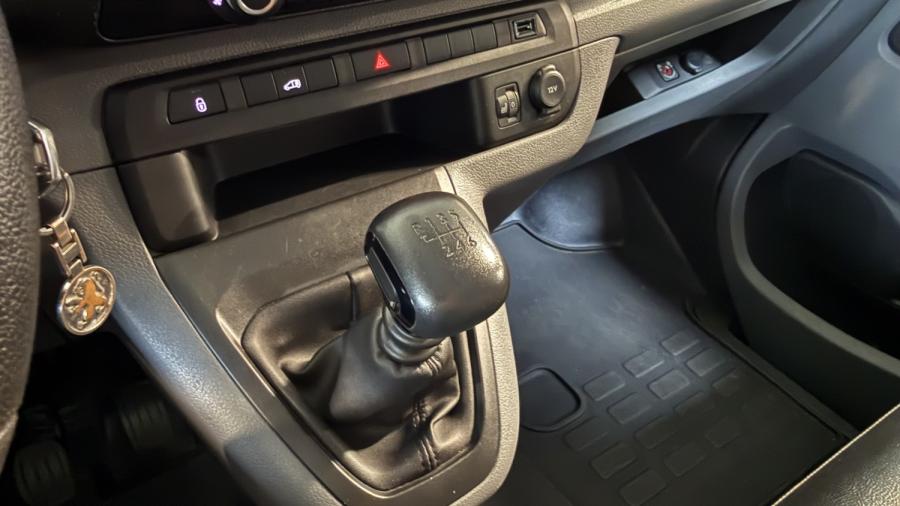 Balts Peugeot Expert 2022 Rīga, ar dzinēja tilpumu 1.50 L un nobraukumu 73 tūkst. km par 18900 €, foto 18 vietnē AUTOMOTO.COM.LV