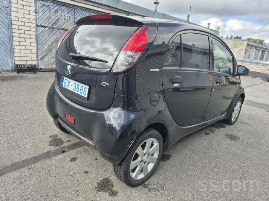 Black Peugeot iOn 2013 in Riga, with an engine capacity of 0.00 L and mileage of 111 thousand km for 2200 €, photo 6 on AUTOMOTO.COM.LV