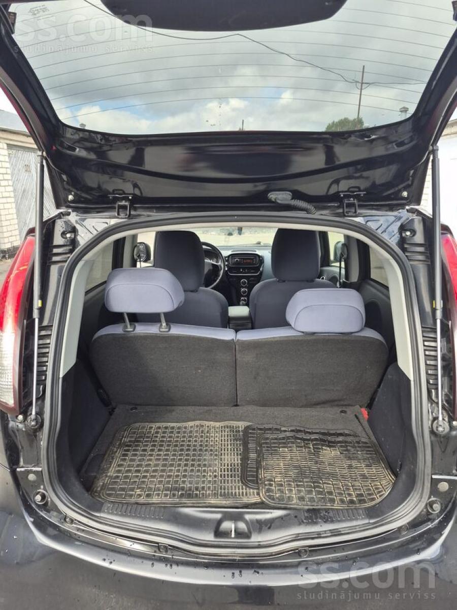 Black Peugeot iOn 2013 in Riga, with an engine capacity of 0.00 L and mileage of 111 thousand km for 2200 €, photo 8 on AUTOMOTO.COM.LV