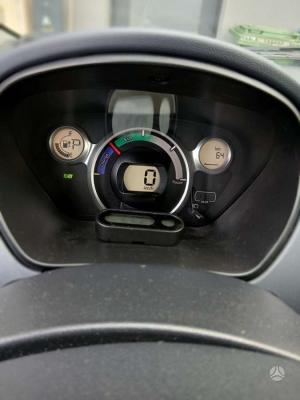Grey Peugeot iOn 2016 in Kaunas, with an engine capacity of 0.00 L and mileage of 25 thousand km for 2950 €, photo 4 on AUTOMOTO.COM.LV