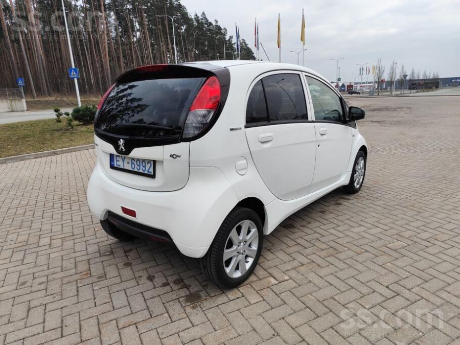 White Peugeot iOn 2019 in Riga, with an engine capacity of 0.00 L and mileage of 24 thousand km for 5300 €, photo 6 on AUTOMOTO.COM.LV
