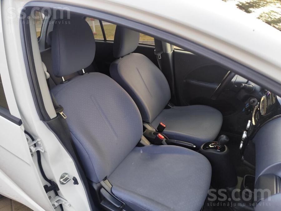 White Peugeot iOn 2019 in Riga, with an engine capacity of 0.00 L and mileage of 24 thousand km for 5300 €, photo 9 on AUTOMOTO.COM.LV