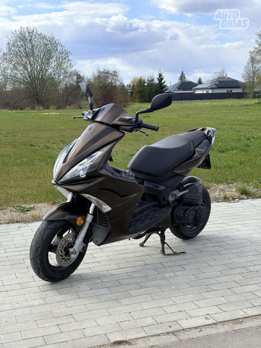 Brūns Peugeot Jet Force 2005 Viļņa, ar dzinēja tilpumu 0.05 L un nobraukumu 13 tūkst. km par 750 €, foto 5 vietnē AUTOMOTO.COM.LV