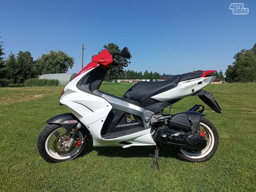 White Peugeot Jet Force 2008 in Vilnius, with an engine capacity of 0.07 L and mileage of 19 thousand km for 950 €, photo 1 on AUTOMOTO.COM.LV