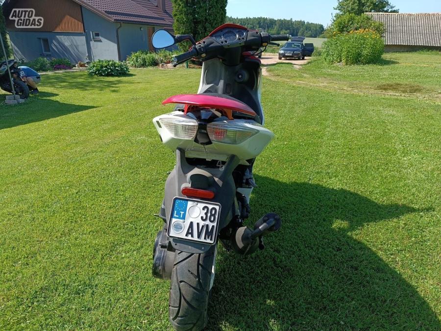 White Peugeot Jet Force 2008 in Vilnius, with an engine capacity of 0.07 L and mileage of 19 thousand km for 950 €, photo 5 on AUTOMOTO.COM.LV