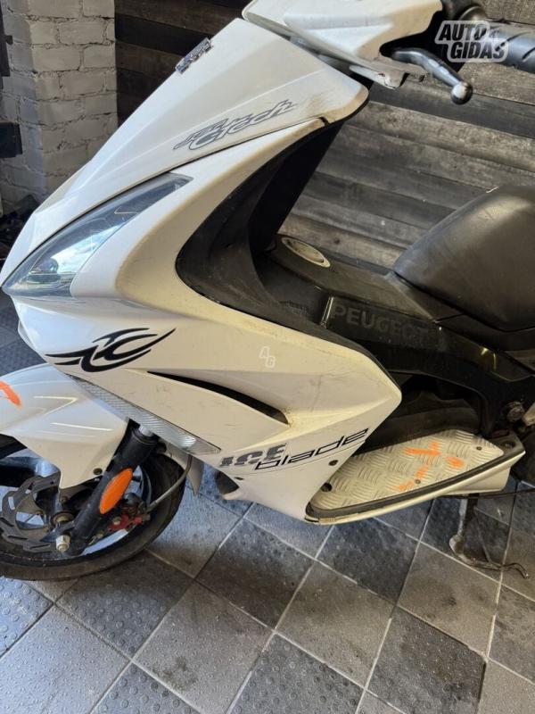 Balts Peugeot Jet Force 2011 Mažeikiai, ar dzinēja tilpumu 0.05 L un nobraukumu 0 tūkst. km par 425 €, foto 5 vietnē AUTOMOTO.COM.LV