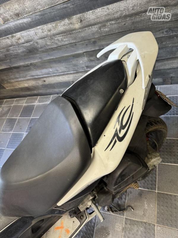 Balts Peugeot Jet Force 2011 Mažeikiai, ar dzinēja tilpumu 0.05 L un nobraukumu 0 tūkst. km par 425 €, foto 7 vietnē AUTOMOTO.COM.LV