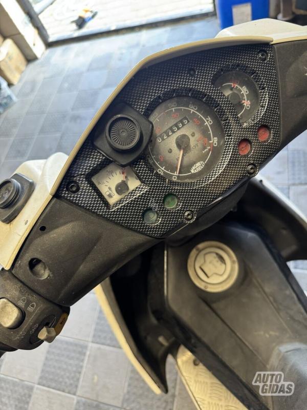 Balts Peugeot Jet Force 2011 Mažeikiai, ar dzinēja tilpumu 0.05 L un nobraukumu 0 tūkst. km par 425 €, foto 8 vietnē AUTOMOTO.COM.LV