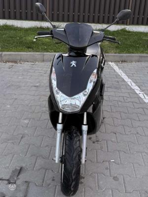 Black Peugeot Kisbee 2017 in Kretinga, with an engine capacity of 49.00 L and mileage of 30 thousand km for 750 €, photo 3 on AUTOMOTO.COM.LV