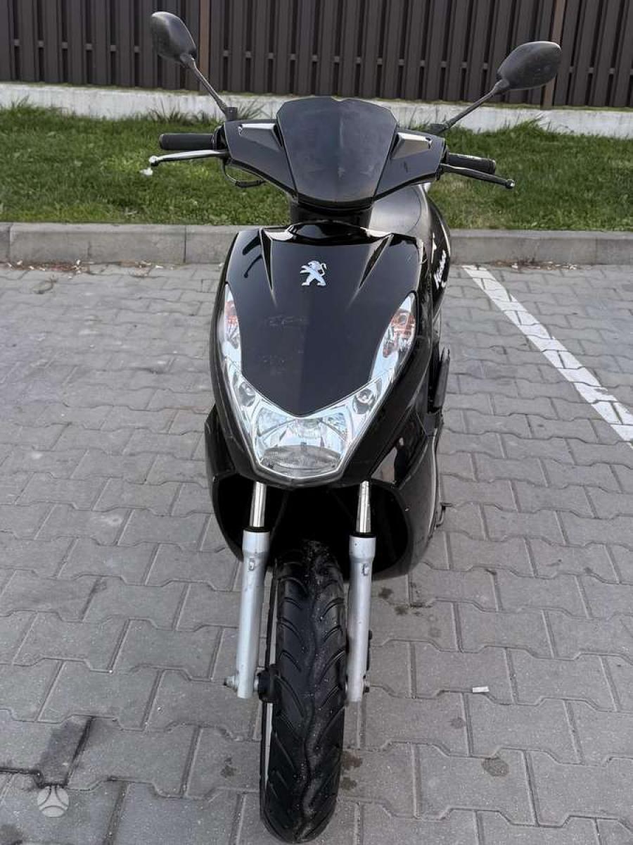 Black Peugeot Kisbee 2017 in Kretinga, with an engine capacity of 49.00 L and mileage of 30 thousand km for 750 €, photo 3 on AUTOMOTO.COM.LV